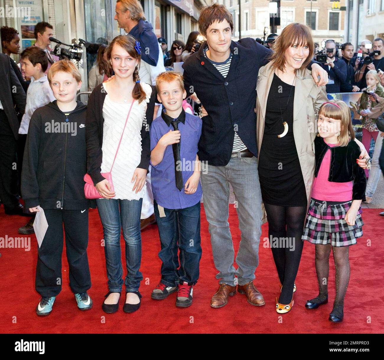 Jim Sturgess, girlfriend Mickey O'Brien and guests pose for ...