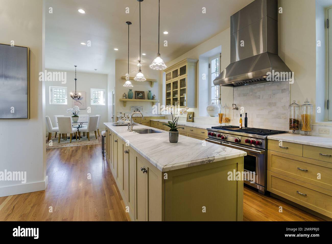 EXCLUSIVE!! The legendary home featured in the wedding scene of the ...