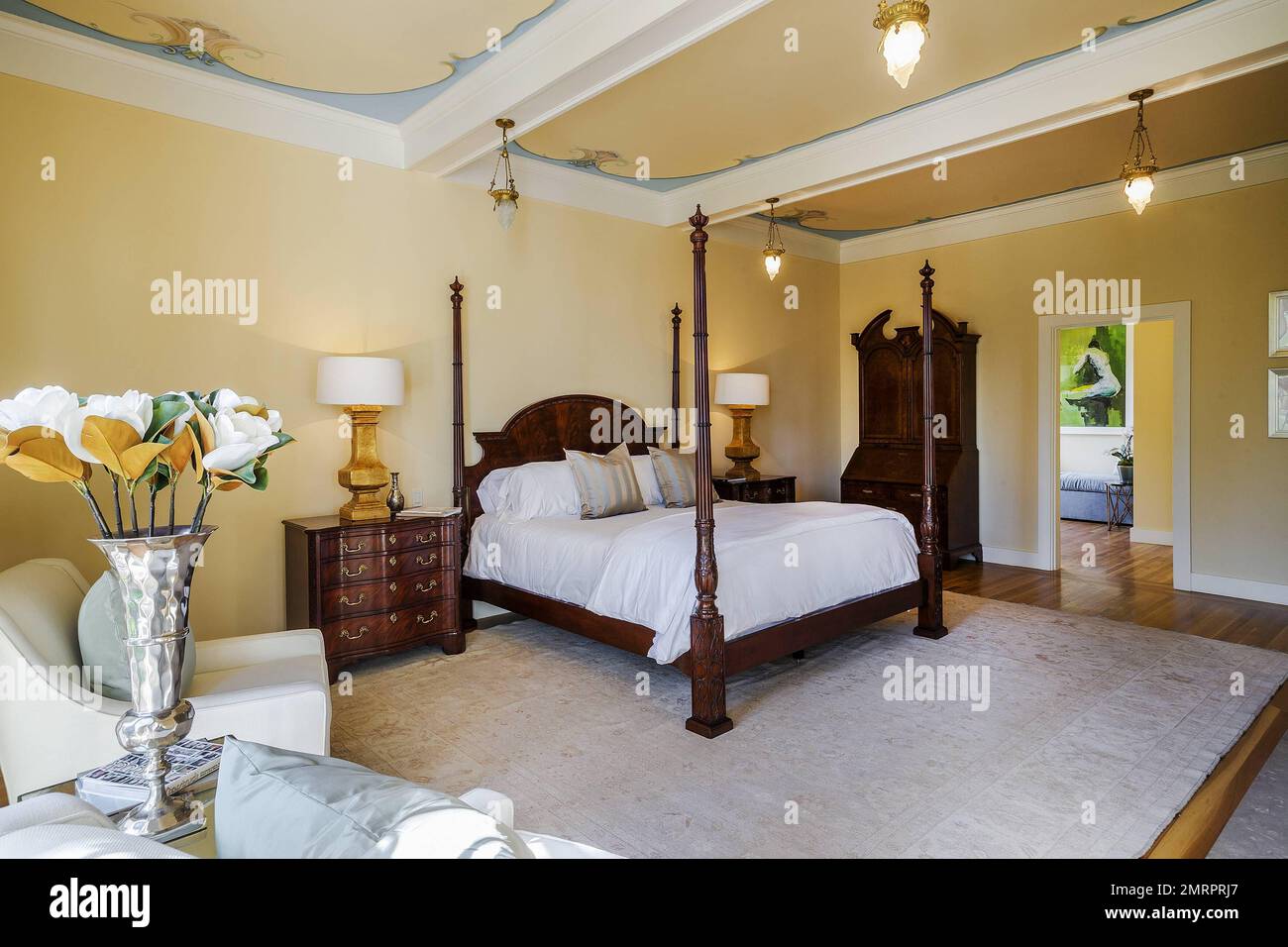 EXCLUSIVE!! The legendary home featured in the wedding scene of the ...