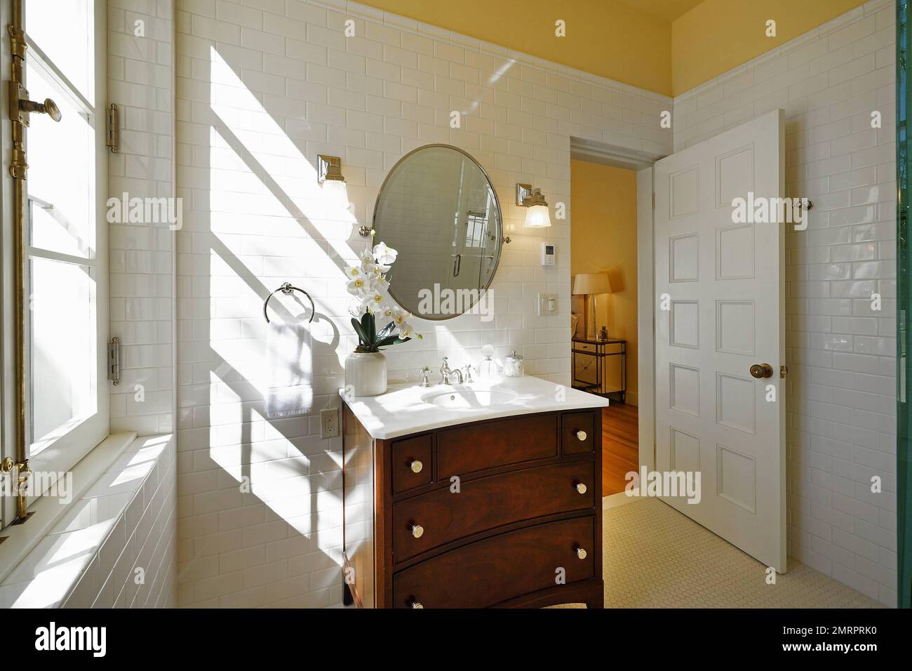 EXCLUSIVE!! The legendary home featured in the wedding scene of the ...