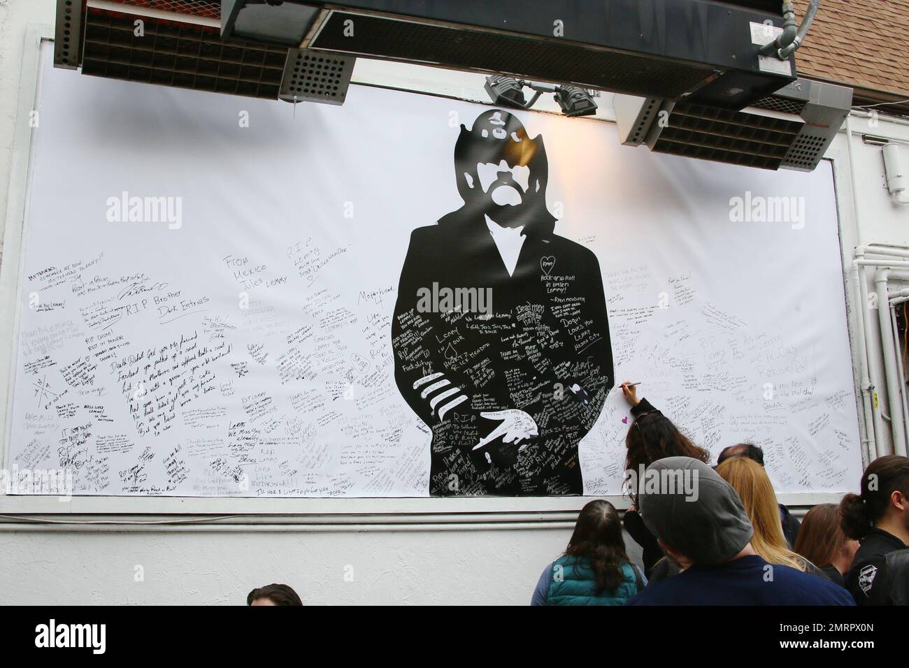 Fans turned out to honor Lemmy Kilmister of Motorhead during his ...