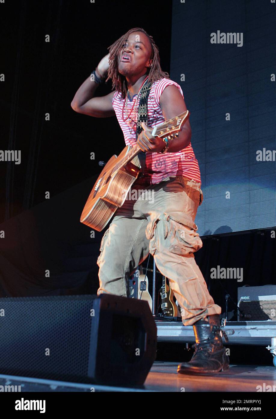 Leon Thomas performs live in concert as opening act for Big Time Rush ...