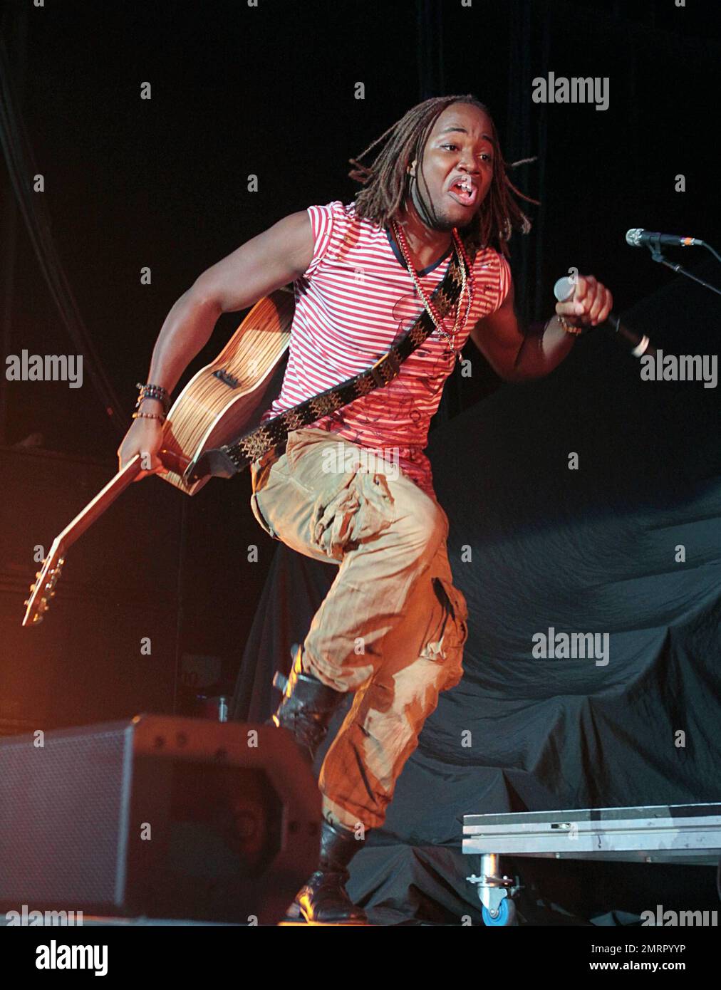 Leon Thomas performs live in concert as opening act for Big Time Rush ...