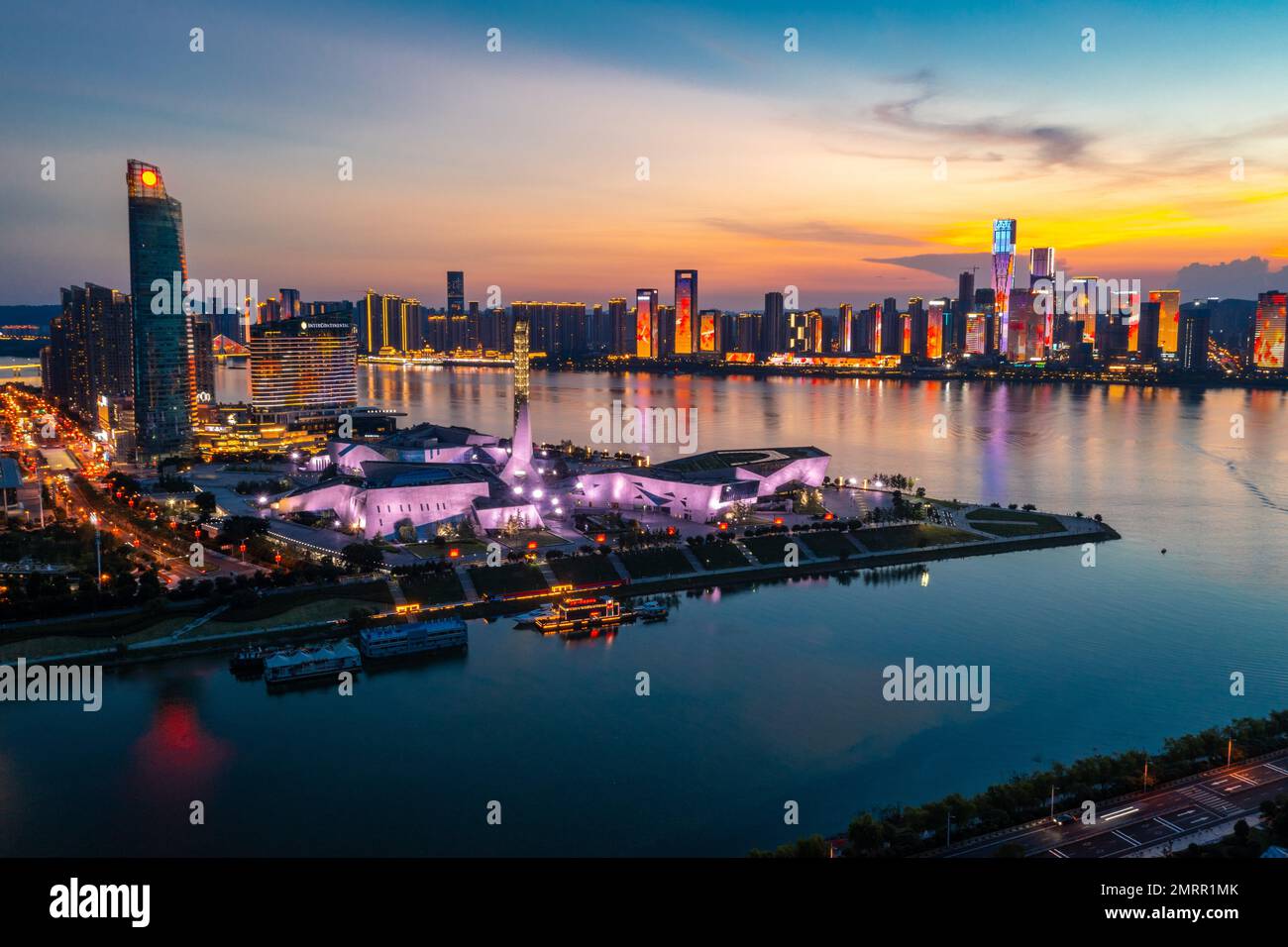 Changsha riverside cultural park hi-res stock photography and images ...