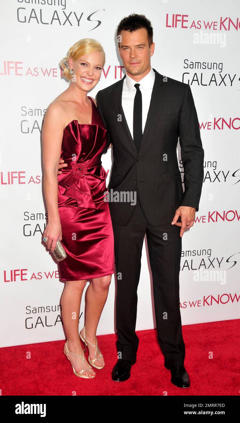 Katherine Heigl and Josh Duhamel walk the red carpet at the premiere of ...