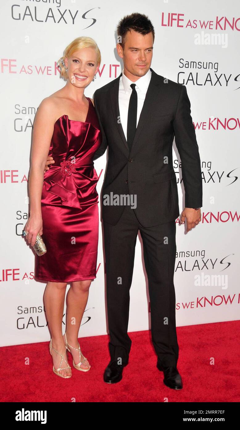 Katherine Heigl and Josh Duhamel walk the red carpet at the premiere of ...