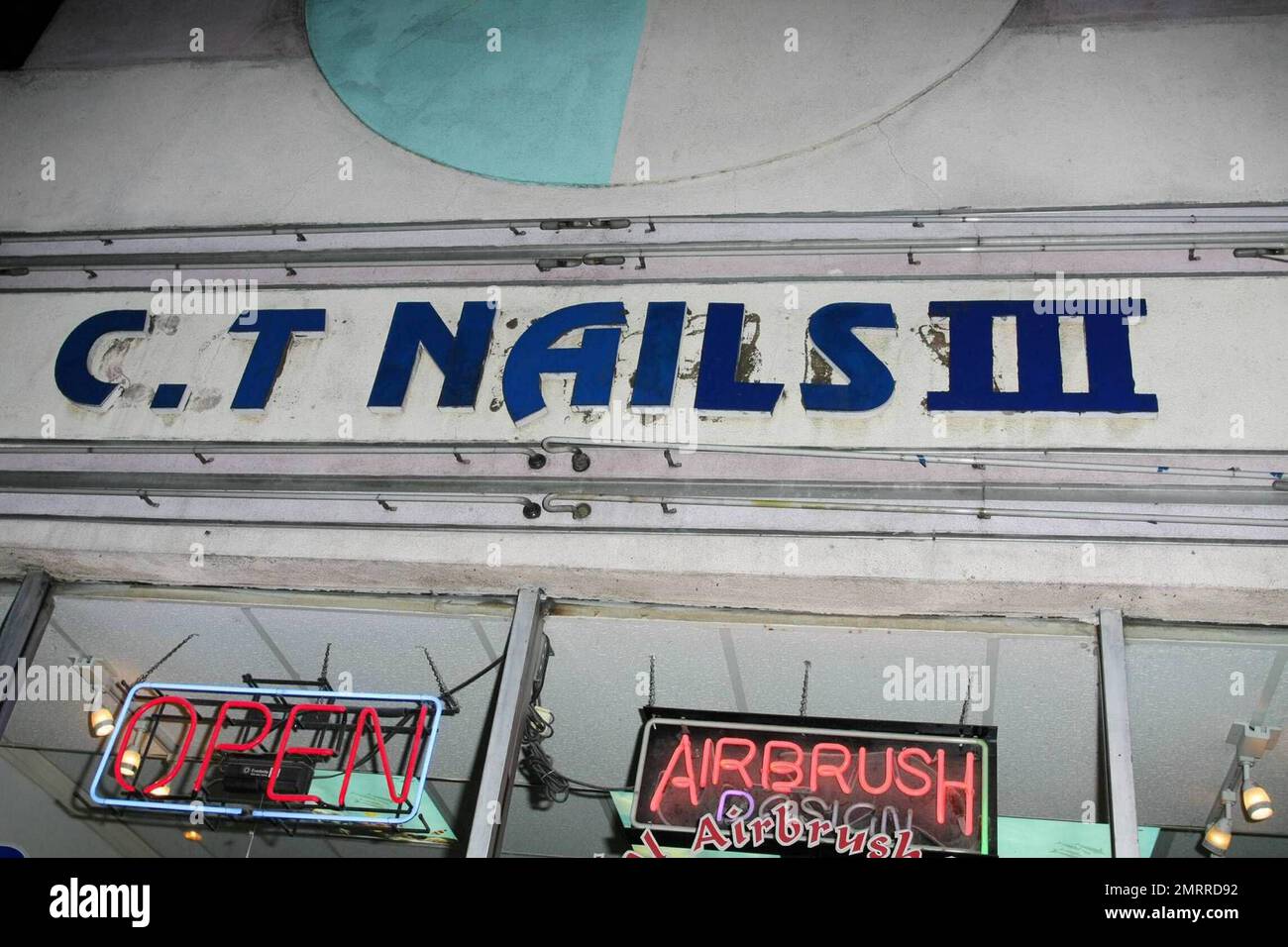 Exclusive!!Down to earth singer Lily Allen snubbed a luxury spa and ...