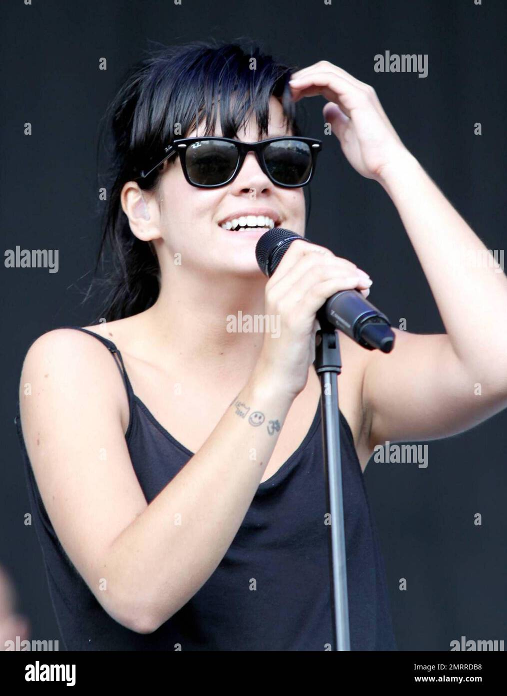 Lily allen in concert london hi-res stock photography and images - Alamy