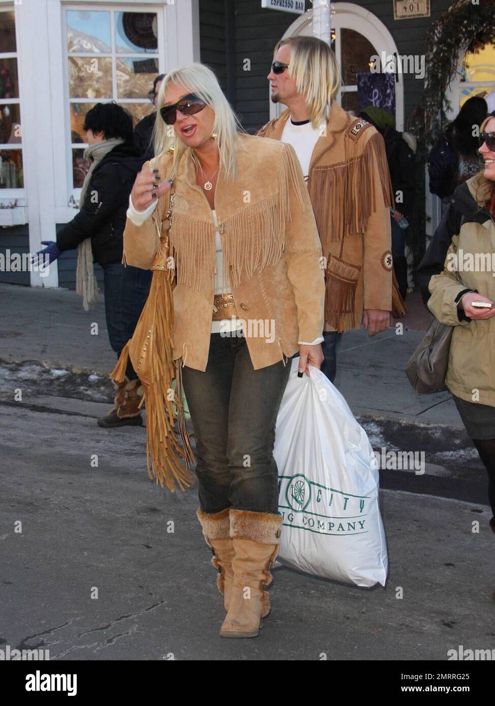 Linda hogan and charlie hill hi-res stock photography and images - Alamy