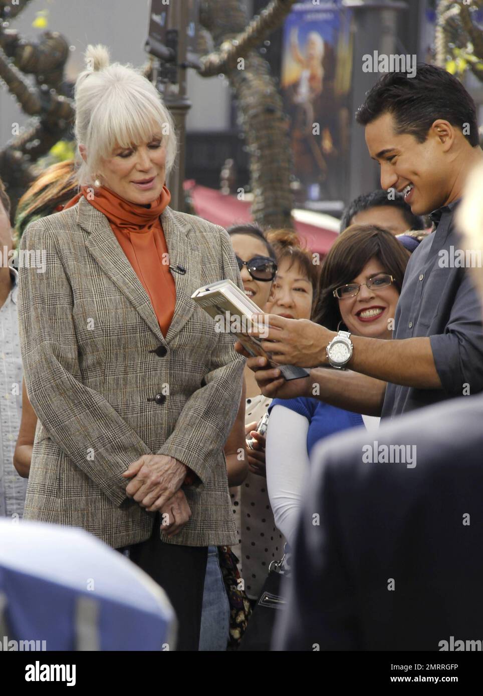 Legendary "Dynasty" star Linda Evans makes an appearance at The Grove ...