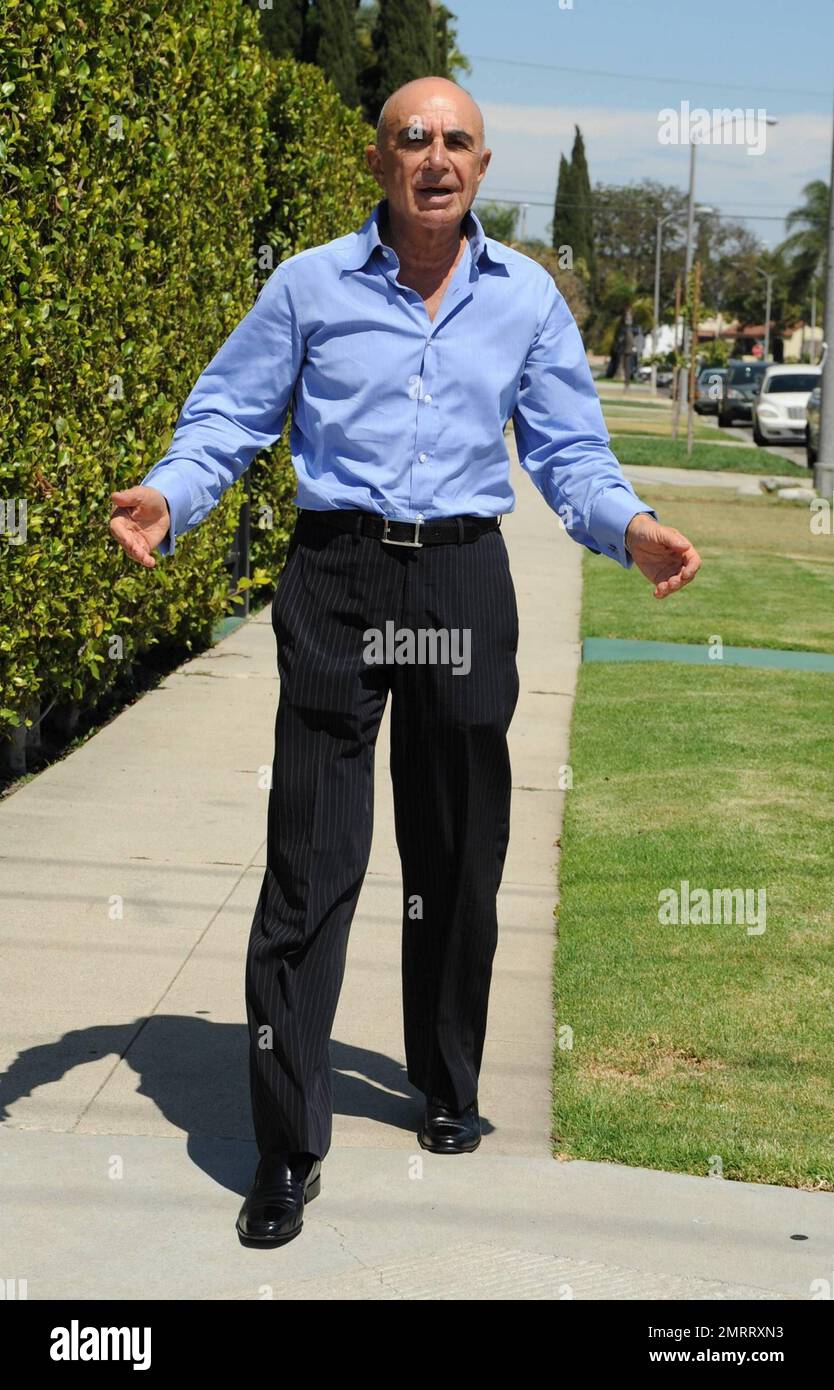 Lawyer Robert Shapiro leaves Pickford Lofts rehabilitation home in Los ...