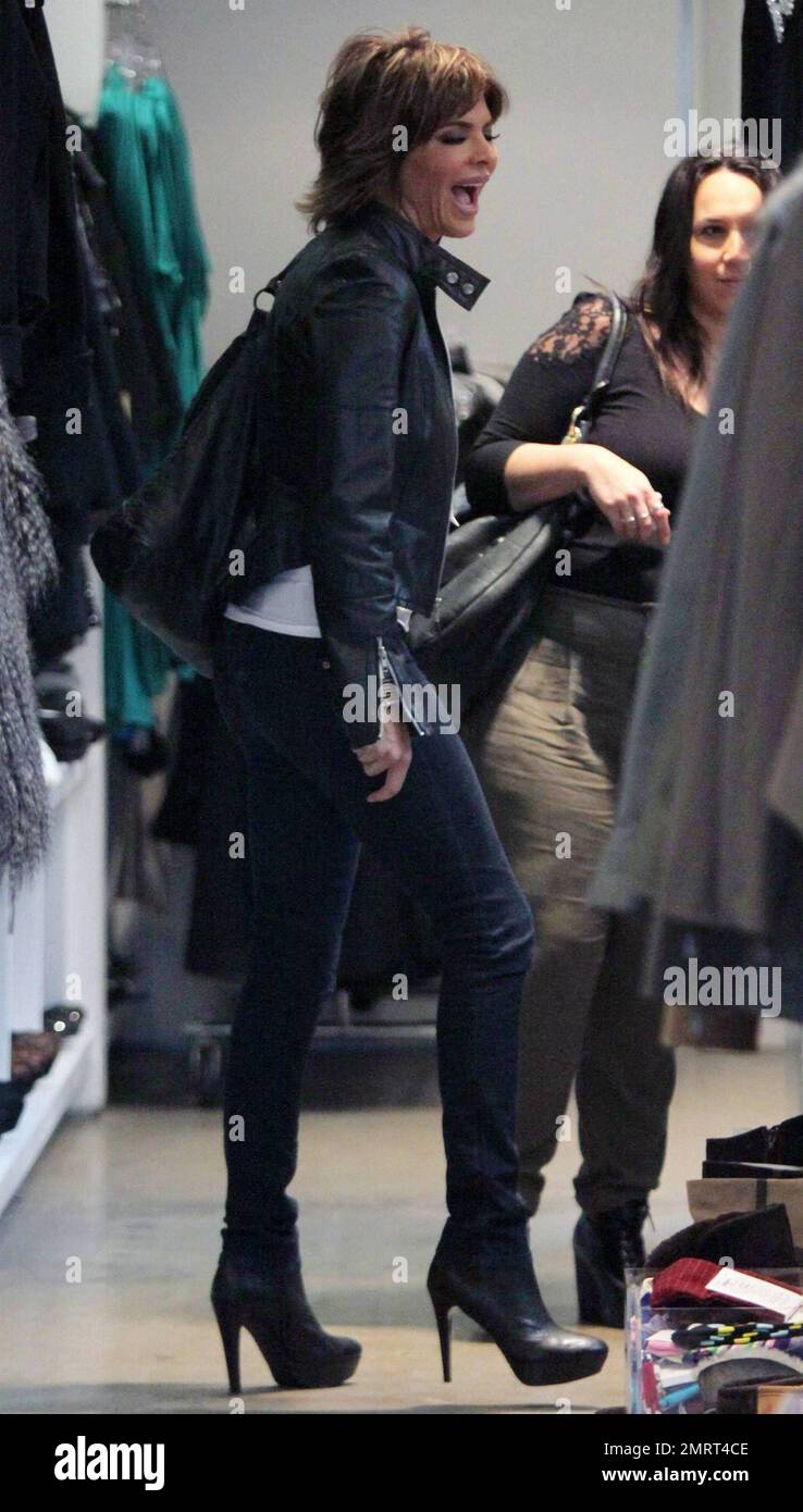 Actress Lisa Rinna is all smiles as she gets in some shopping at Kitson ...
