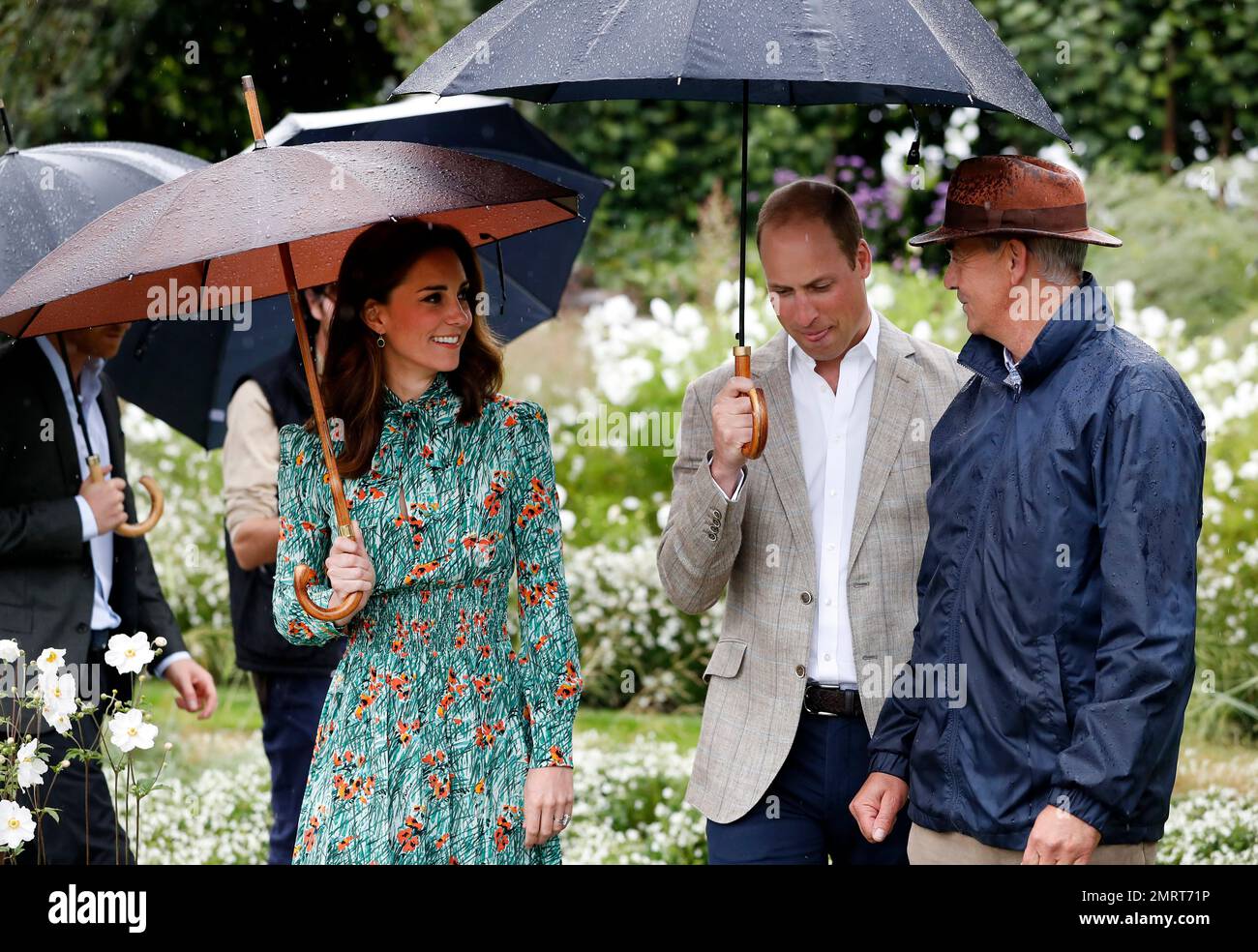 Britain's Prince William, second right, and his wife Kate, Duchess of ...