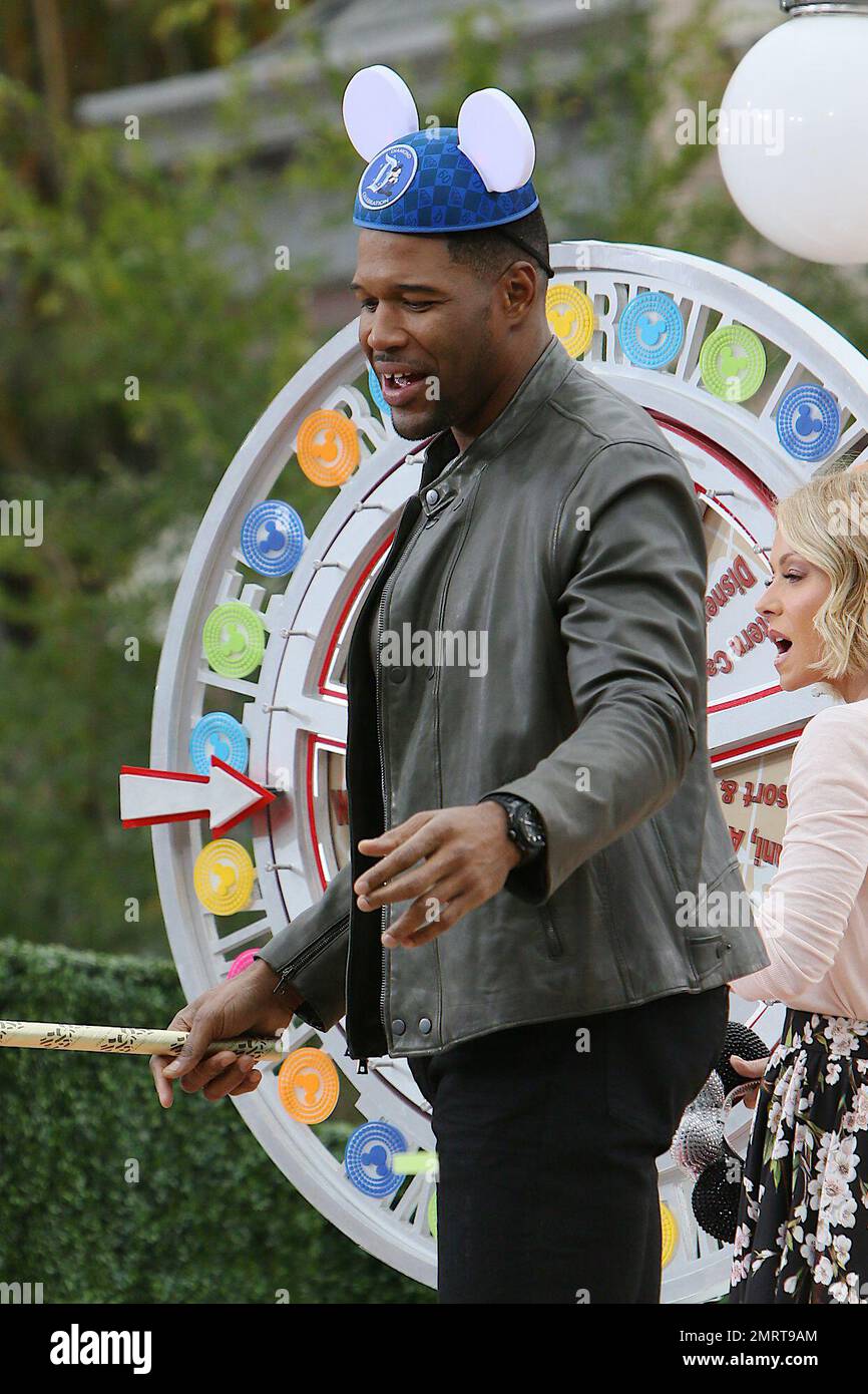 Kelly Ripa and Michael Strahan shoot their television show Live! with ...