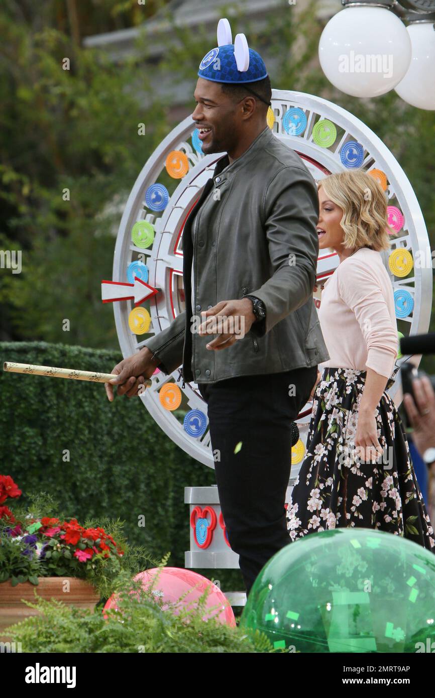 Kelly Ripa and Michael Strahan shoot their television show Live! with ...
