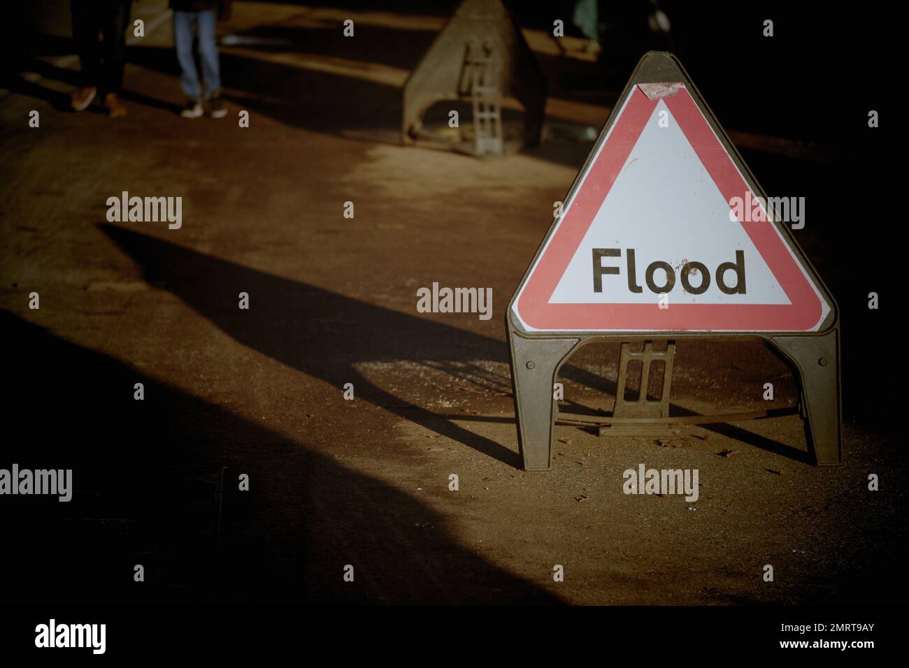 Flood warning triangle sign hi-res stock photography and images - Alamy