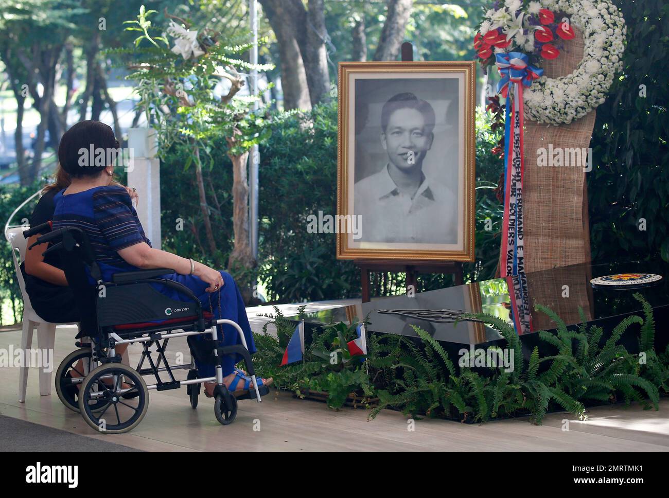 Former First Lady and now Congresswoman Imelda Marcos and Gov. Imee ...
