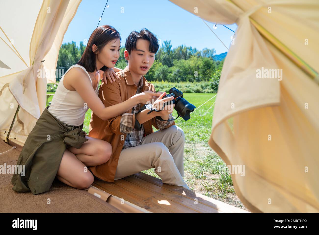 Under cameras hi-res stock photography and images - Alamy
