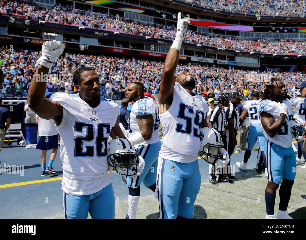 Tennessee Titans defensive back Logan Ryan (26) and inside linebacker ...