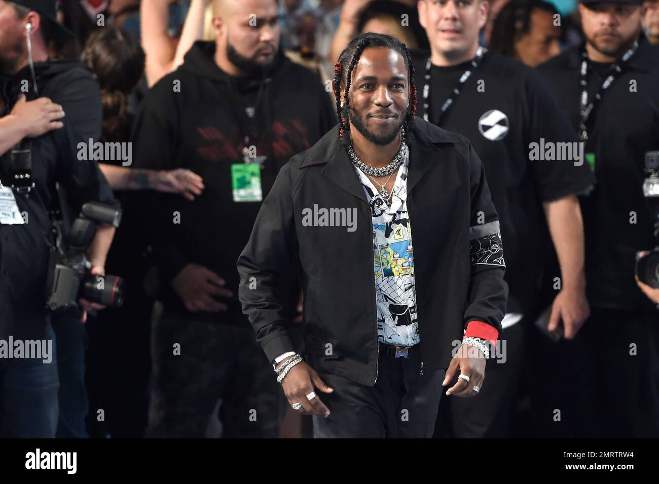 Kendrick Lamar arrives at the MTV Video Music Awards at The Forum on Sunday, Aug. 27, 2017, in ...