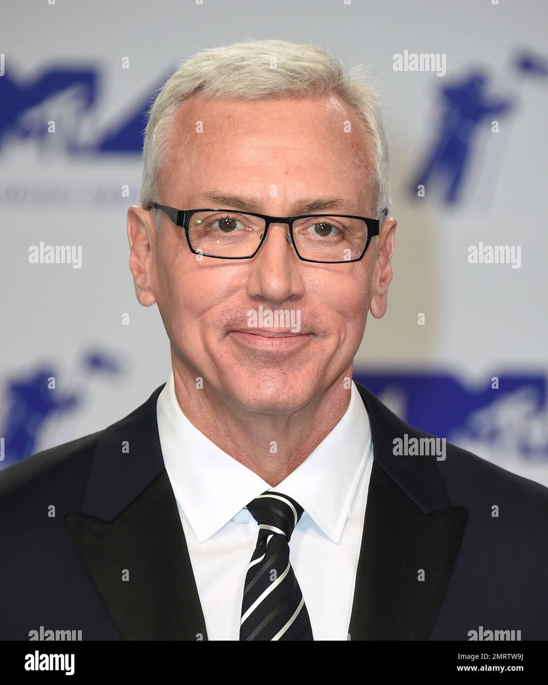Dr. Drew Pinsky arrives at the MTV Video Music Awards at The Forum on ...