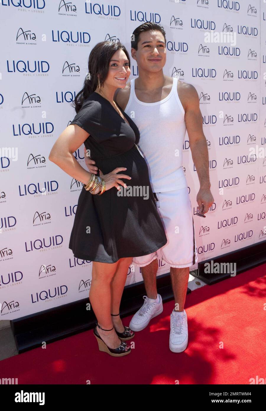 Actor and TV personality Mario Lopez poses with pregnant girlfriend ...