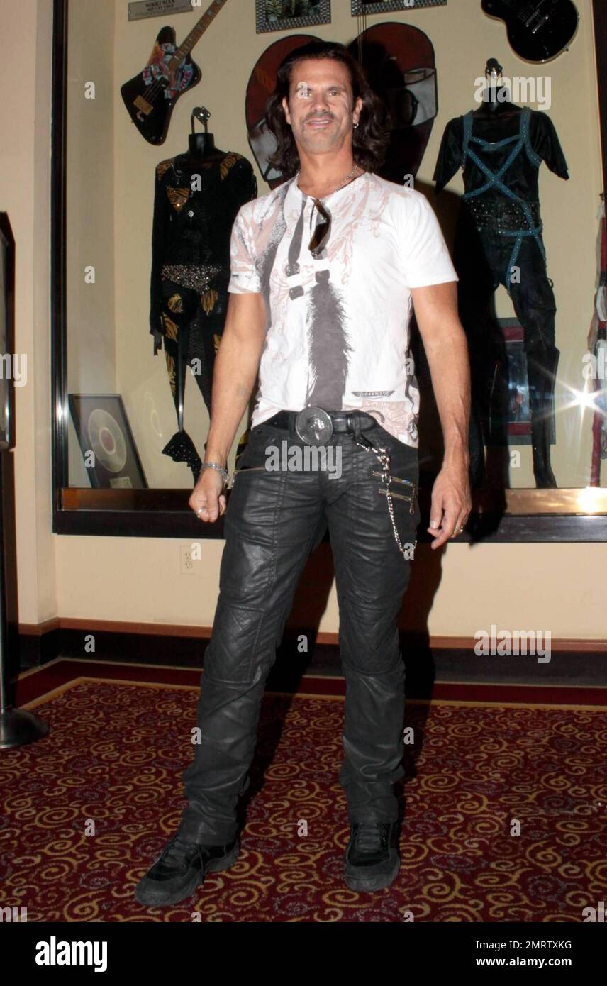 EXCLUSIVE!! Actor Lorenzo Lamas poses for photos at the Seminole Hard ...