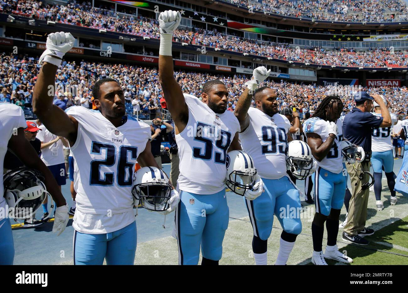 Tennessee Titans defensive back Logan Ryan (26), inside linebacker ...