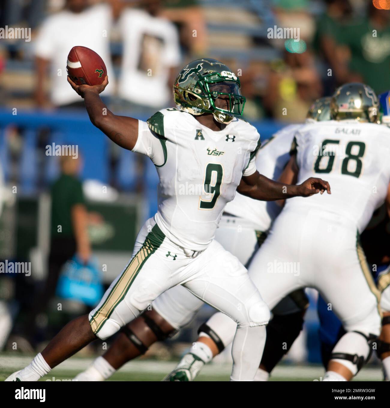 South Florida quarterback Quinton Flowers (9) winds up to pass against ...