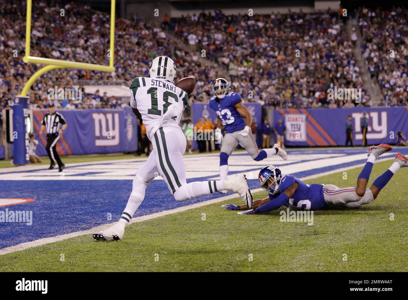 New York Jets' ArDarius Stewart (18) catches a pass for a touchdown in ...