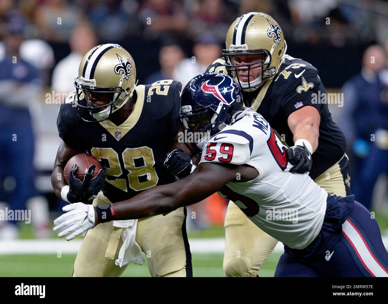 New Orleans Saints running back Adrian Peterson (28) carries against ...