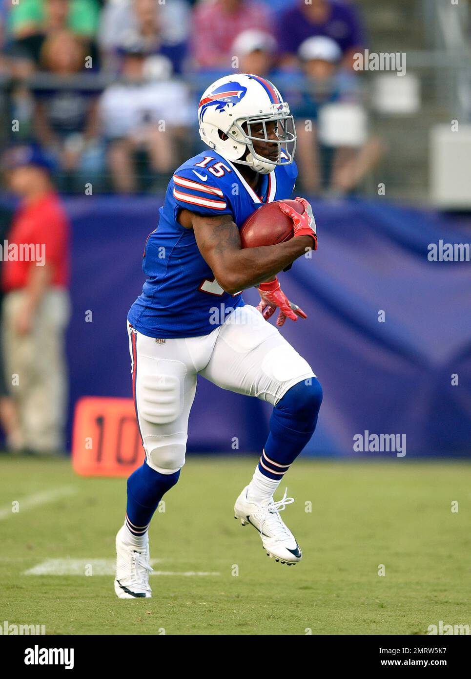 Buffalo Bills wide receiver Brandon Tate rushes the ball in the first ...