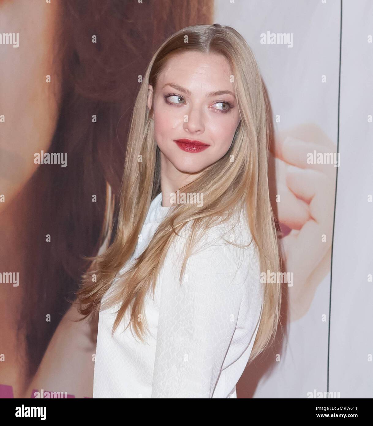 Amanda Seyfried Lovelace Premiere Makeup Seyfried Delves Into Dark