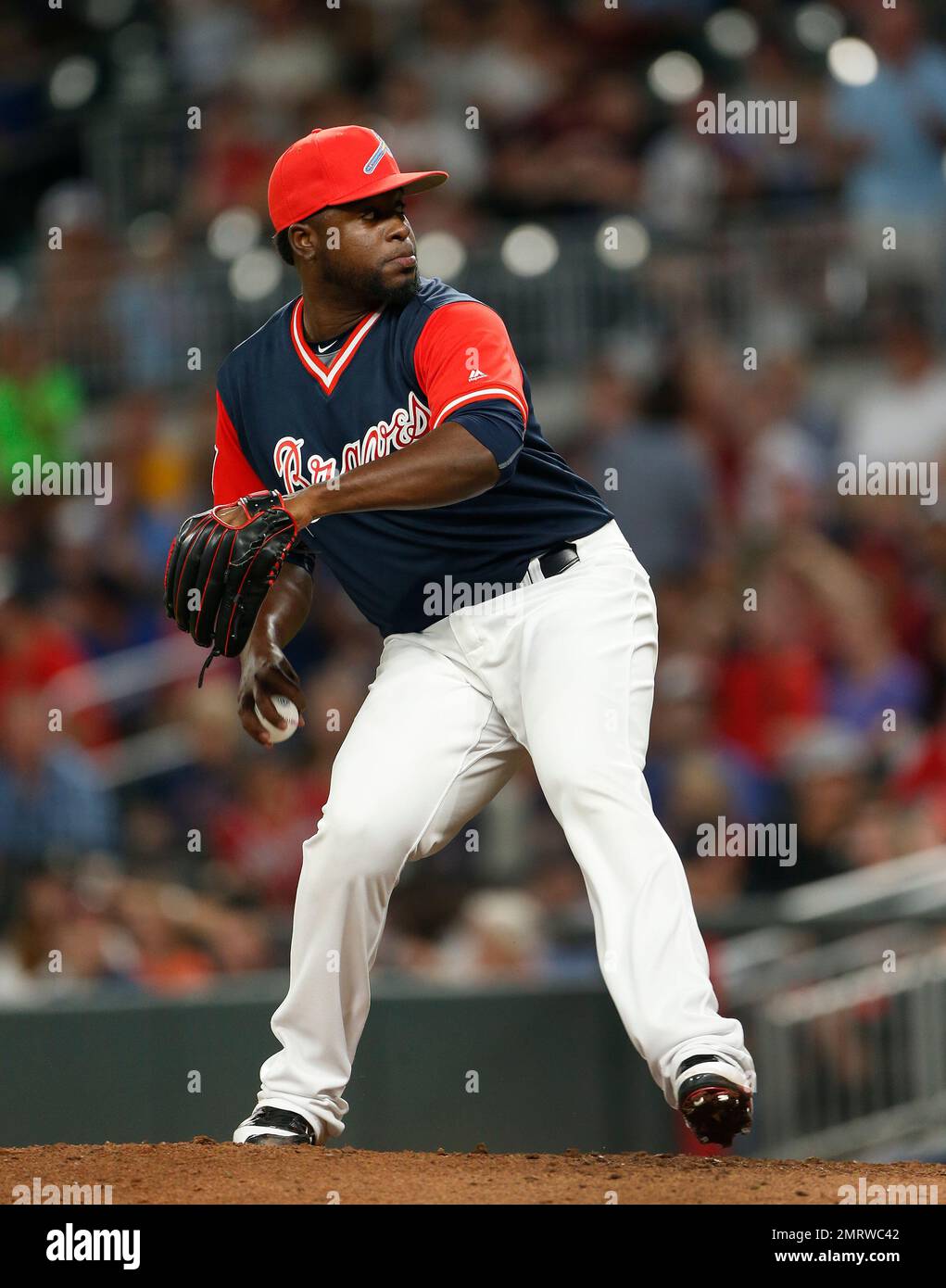 Atlanta Braves relief pitcher Arodys Vizcaino (38) works in the ninth ...