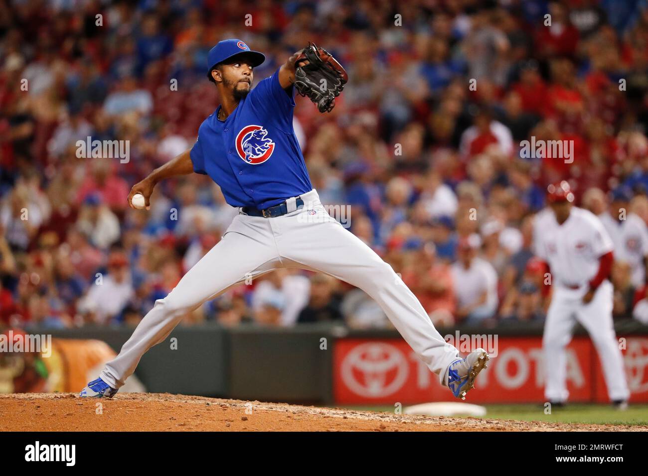 Chicago Cubs relief pitcher Carl Edwards Jr. throws in the seventh ...