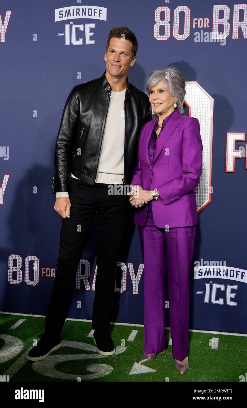 NFL quarterback Tom Brady, a cast member and producer of "80 for Brady ...