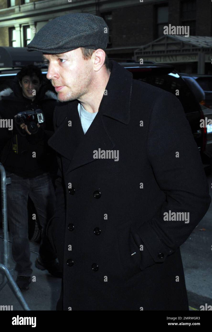 Madonna pays a visit to the NYC Kaballah Center with ex-husband Guy ...