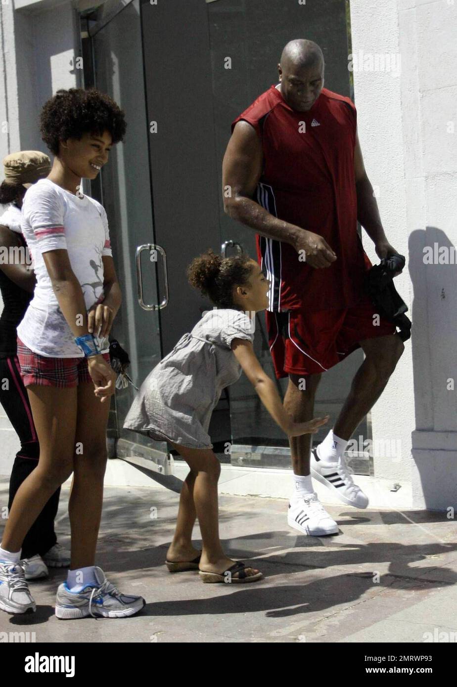 Magic johnson and family hi-res stock photography and images - Alamy