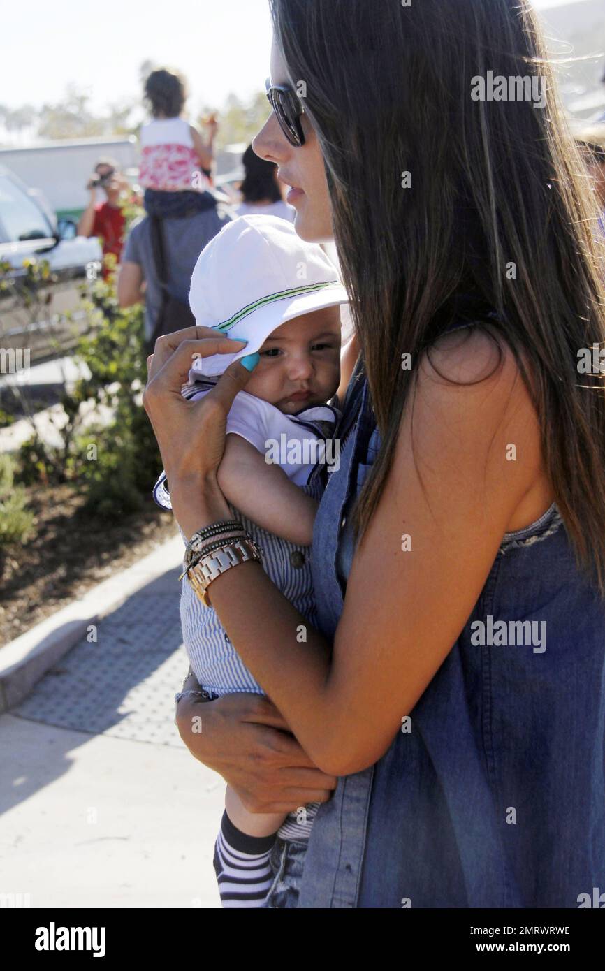 Victoria's Secret model, Alessandra Ambrosio was spotted carrying her 4 ...