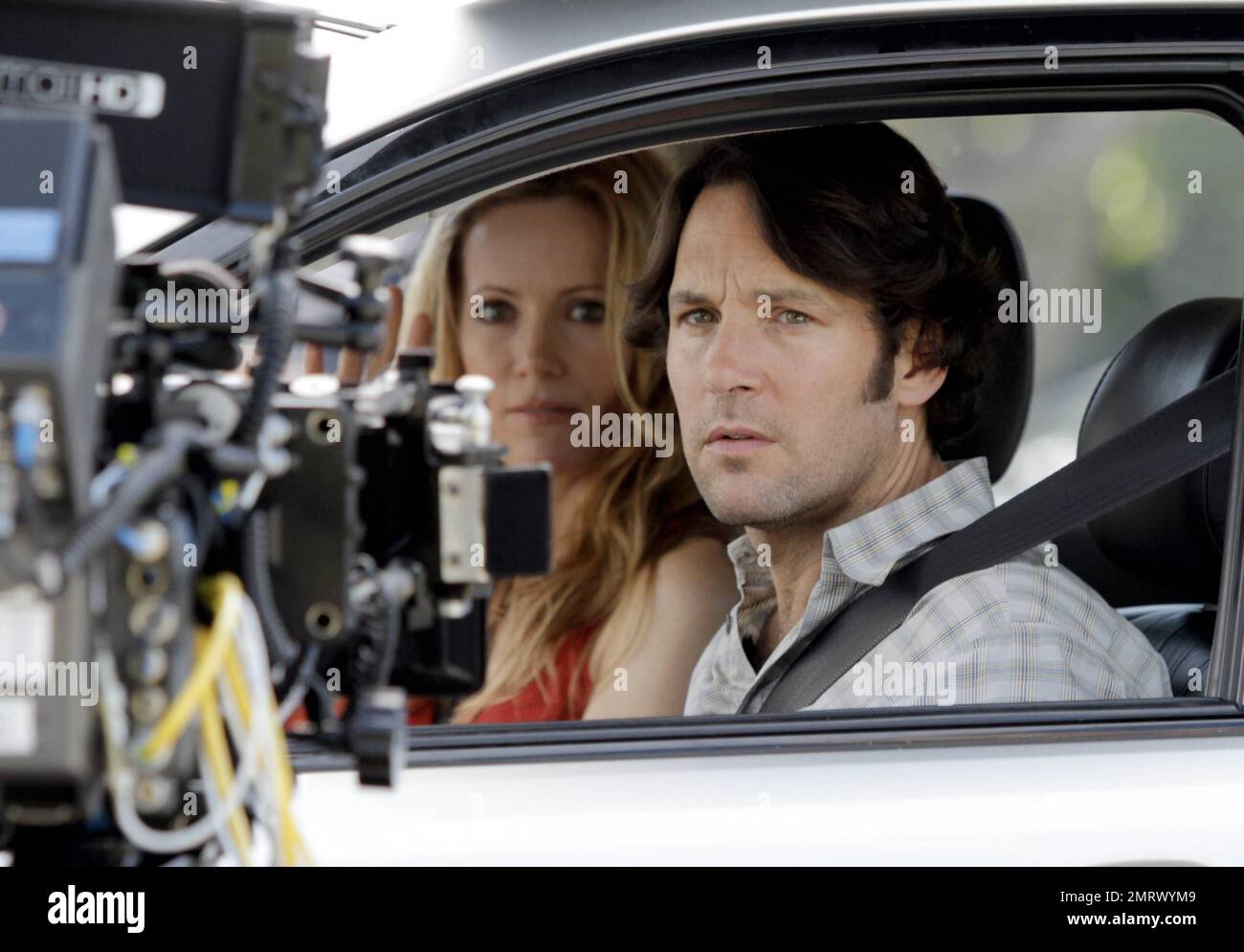 Leslie Mann and Paul Rudd wave while taking a break from filming on the ...