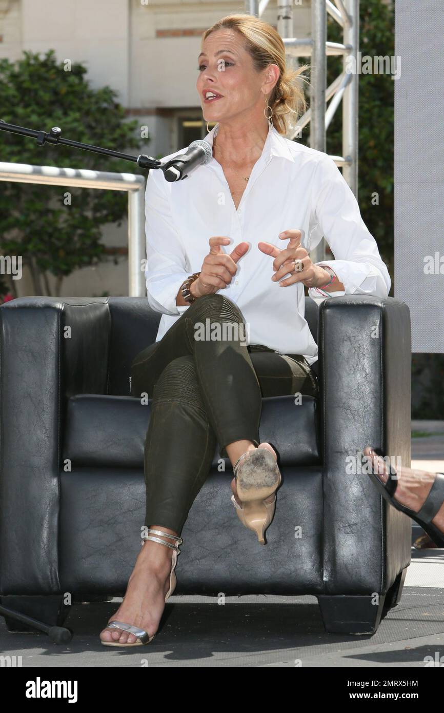 Maria bello and girlfriend clare munn hi-res stock photography and ...