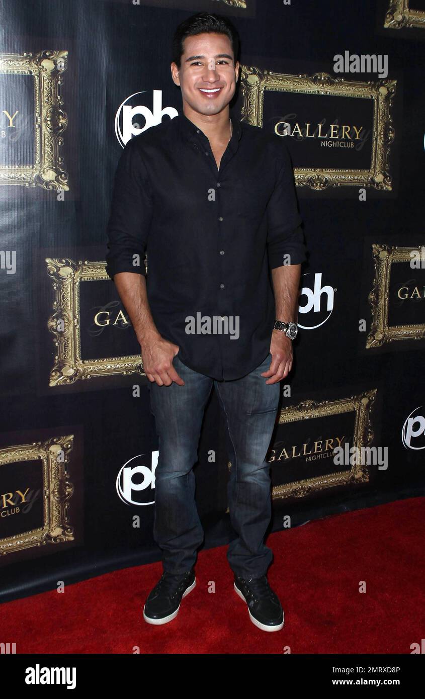 Mario Lopez celebrates his birthday with his girlfriend Courtney Mazza ...