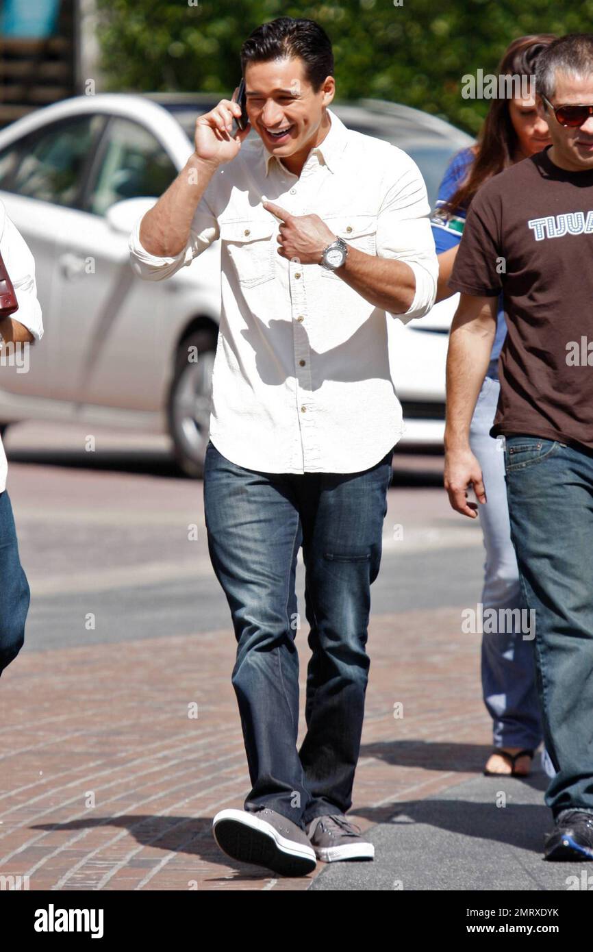 New dad actor and TV personality Mario Lopez has a smile from ear to ...