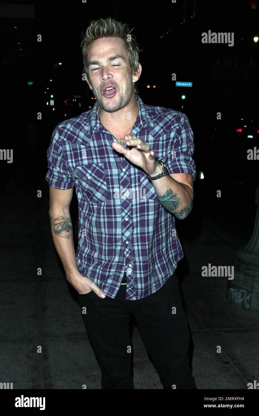 "Extra" correspondent and Sugar Ray front man Mark McGrath is very ...