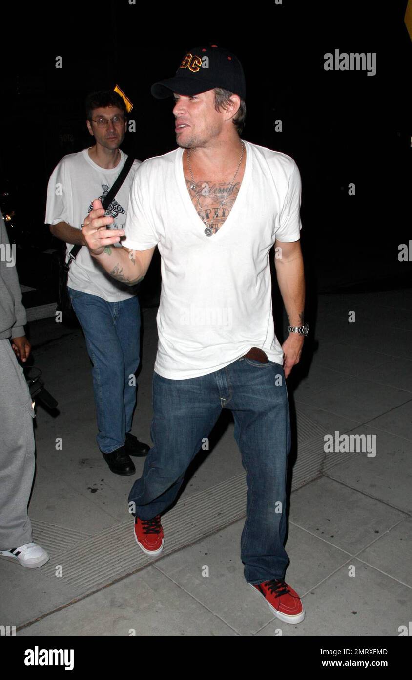 Sugar Ray frontman and "Extra" host Mark McGrath heads to Crown Bar for ...