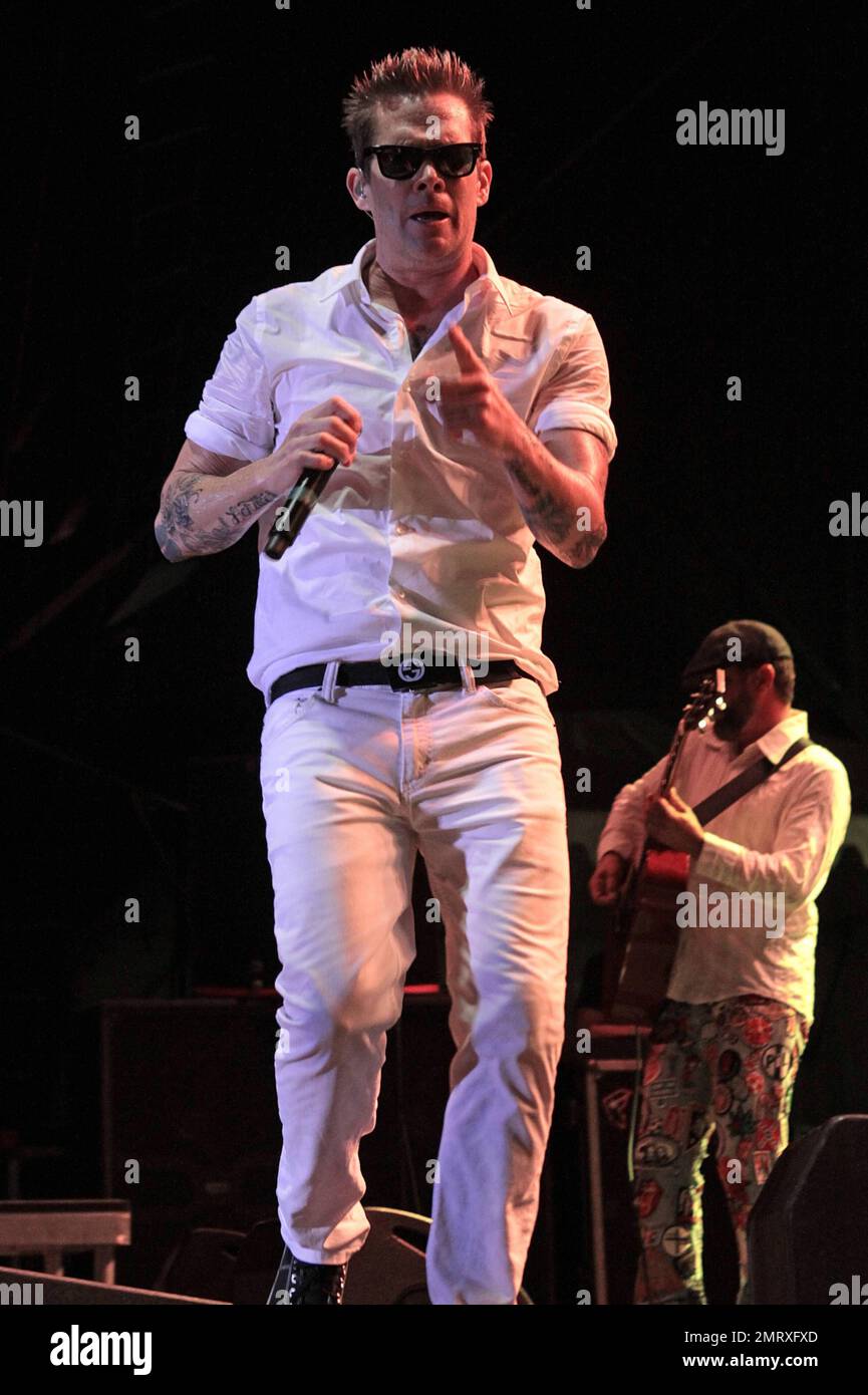Mark mcgrath of sugar ray hi-res stock photography and images - Alamy