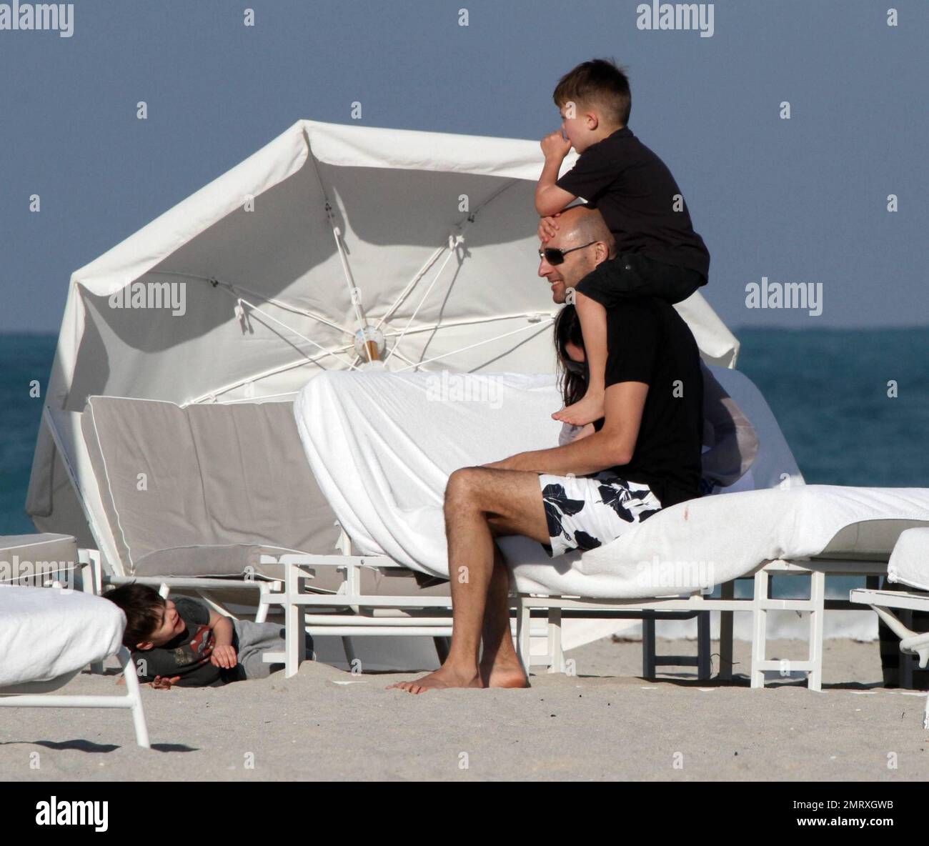 EXCLUSIVE!! British actor Mark Strong spends Christmas Eve on the beach ...
