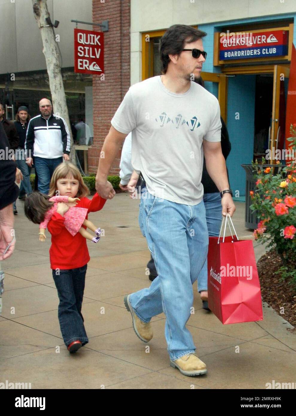 Mark Wahlberg had a "daddy and me" day with daughter Ella Rae today ...