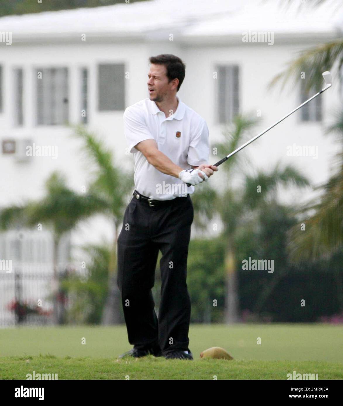 Exclusive!! Oceans Thirteen actor Mark Wahlberg gets away from the ...