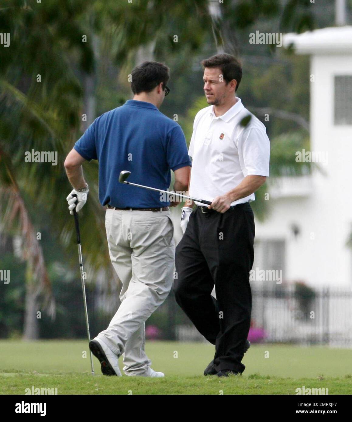 Exclusive!! Oceans Thirteen actor Mark Wahlberg gets away from the ...